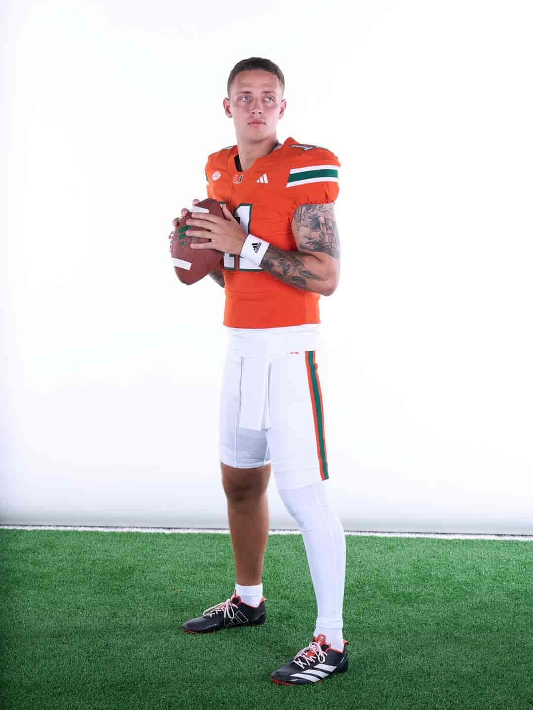 Carson Beck Age: How Old Is Georgia Bulldogs Quarterback Carson Beck in ...